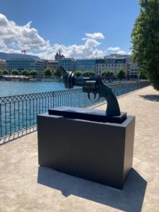 The Knotted Gun exhibited in Geneva for the first time | The Non ...