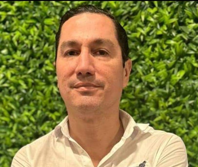 Welcome Ecuador and country director Victor Huerta with team | The Non-Violence Project Foundation